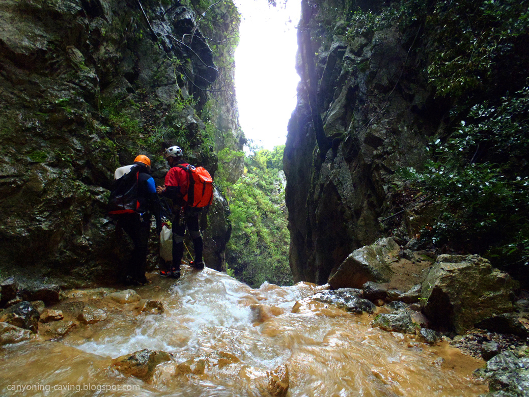 Canyoning - Caving: Απριλίου 2011