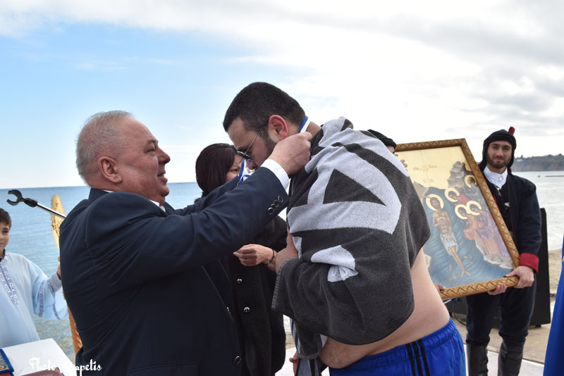 KOLINDROS PRESS: ΤΕΛΕΤΗ ΚΑΘΑΓΙΑΣΜΟΥ ΤΩΝ ΥΔΑΤΩΝ ΣΤΟΝ ΜΑΚΡΥΓΙΑΛΟ ΠΙΕΡΙΑΣ