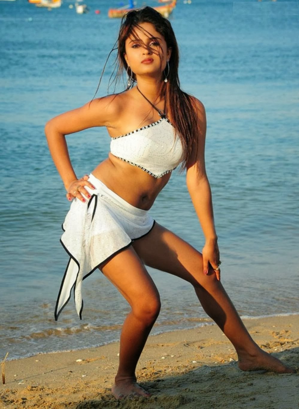 South Indian Actress Varsha Hot Navel Photo Gallery