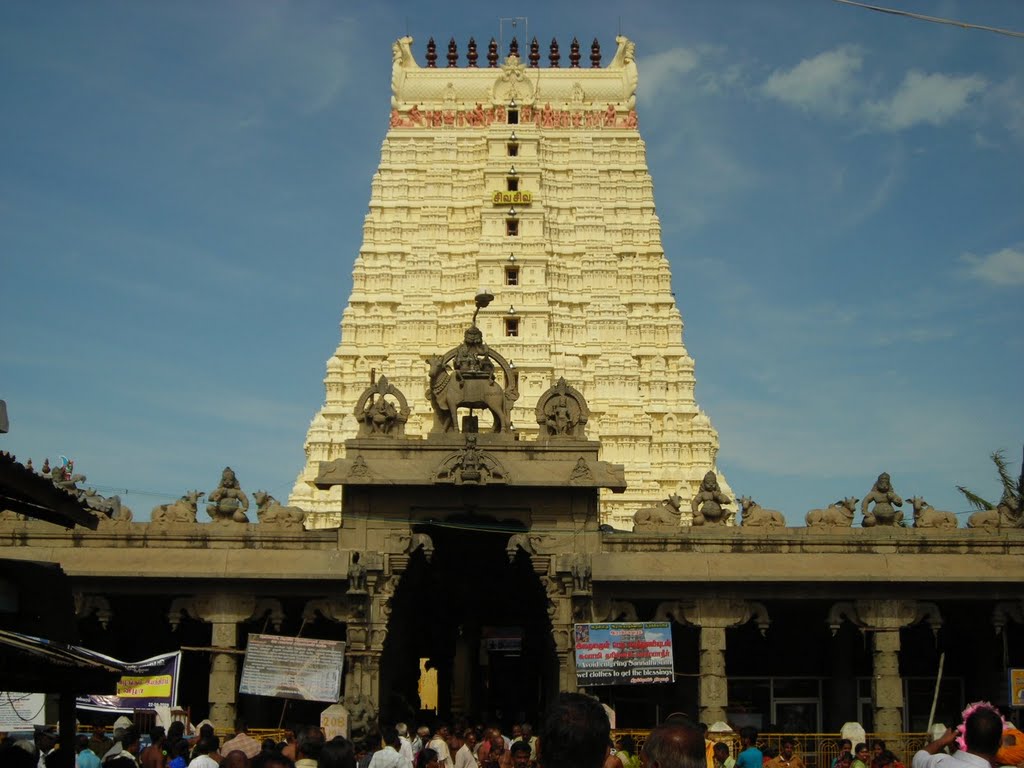 Tamilnadu Tourism: Ramanathaswamy Temple, Rameswaram