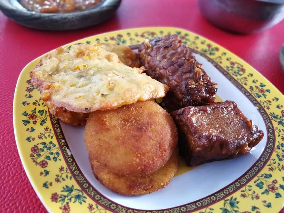 Authentic Dayak Food at Ruman Makan Samba - Palangkaraya Kalimantan Tengah