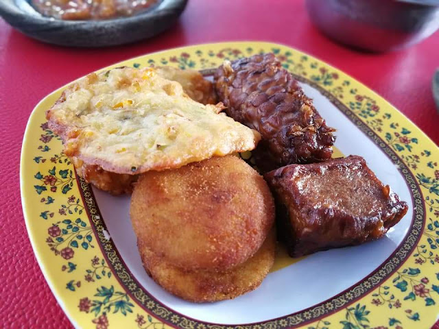 Authentic Dayak Food at Ruman Makan Samba - Palangkaraya Kalimantan Tengah