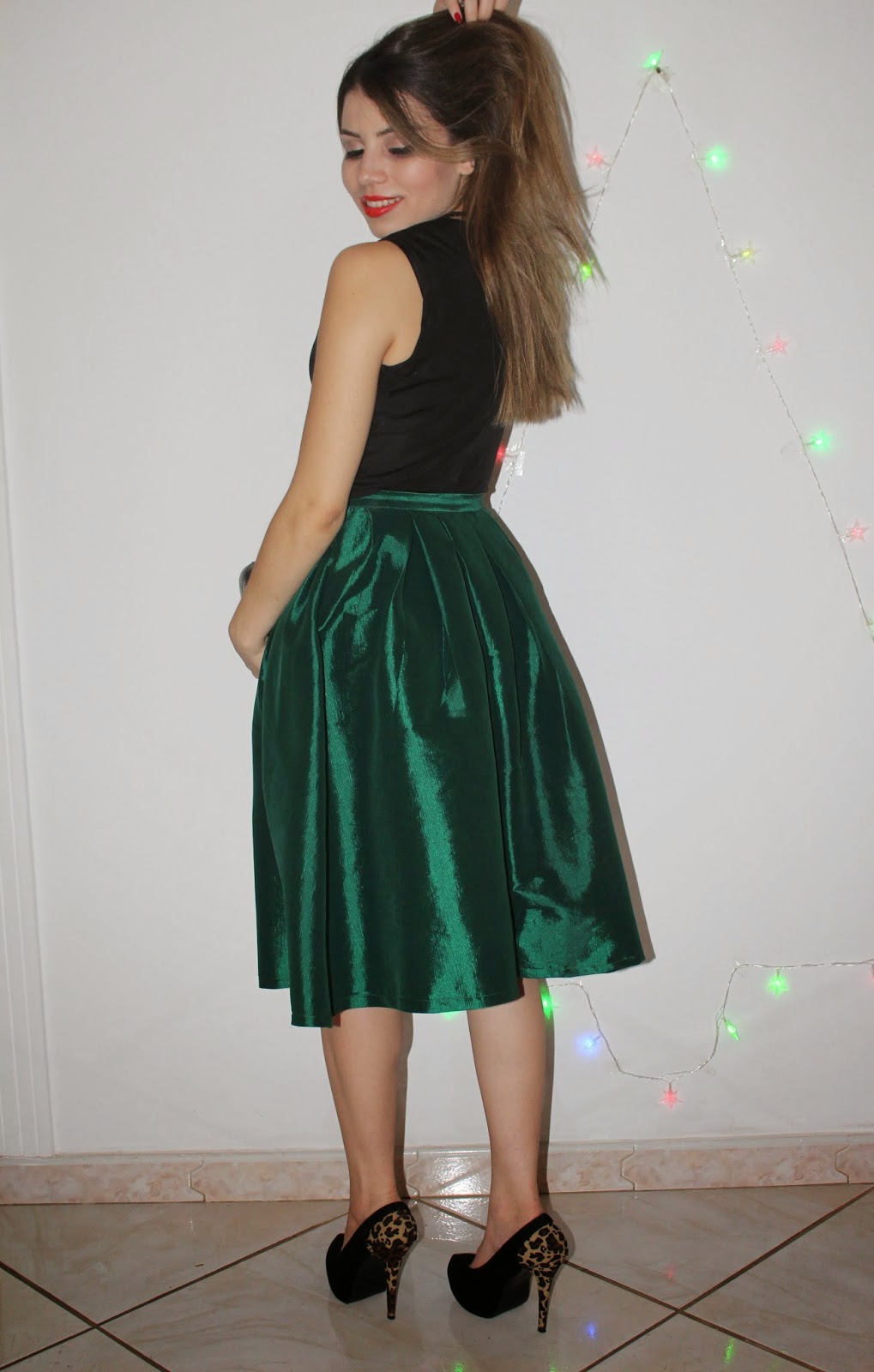 By Paloma Soaresㅤㅤㅤㅤㅤㅤㅤㅤ: Look: Saia Midi Verde | Natal