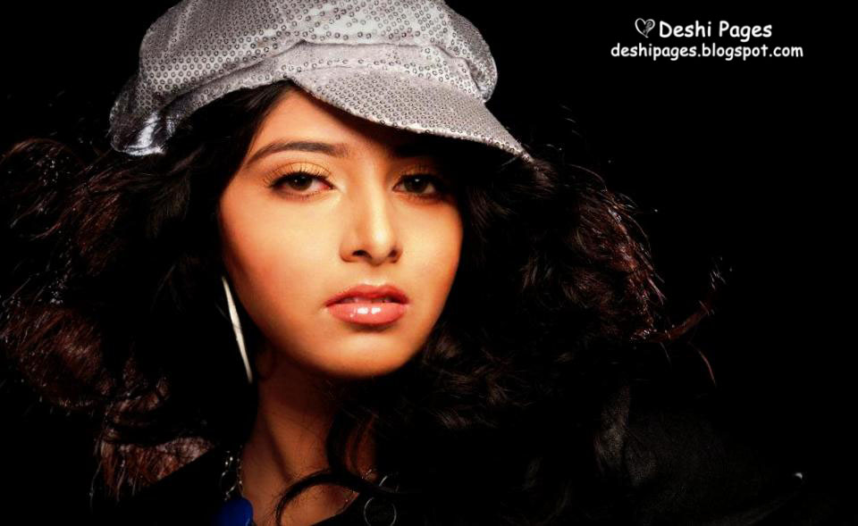 Singer Sabrina Porshi