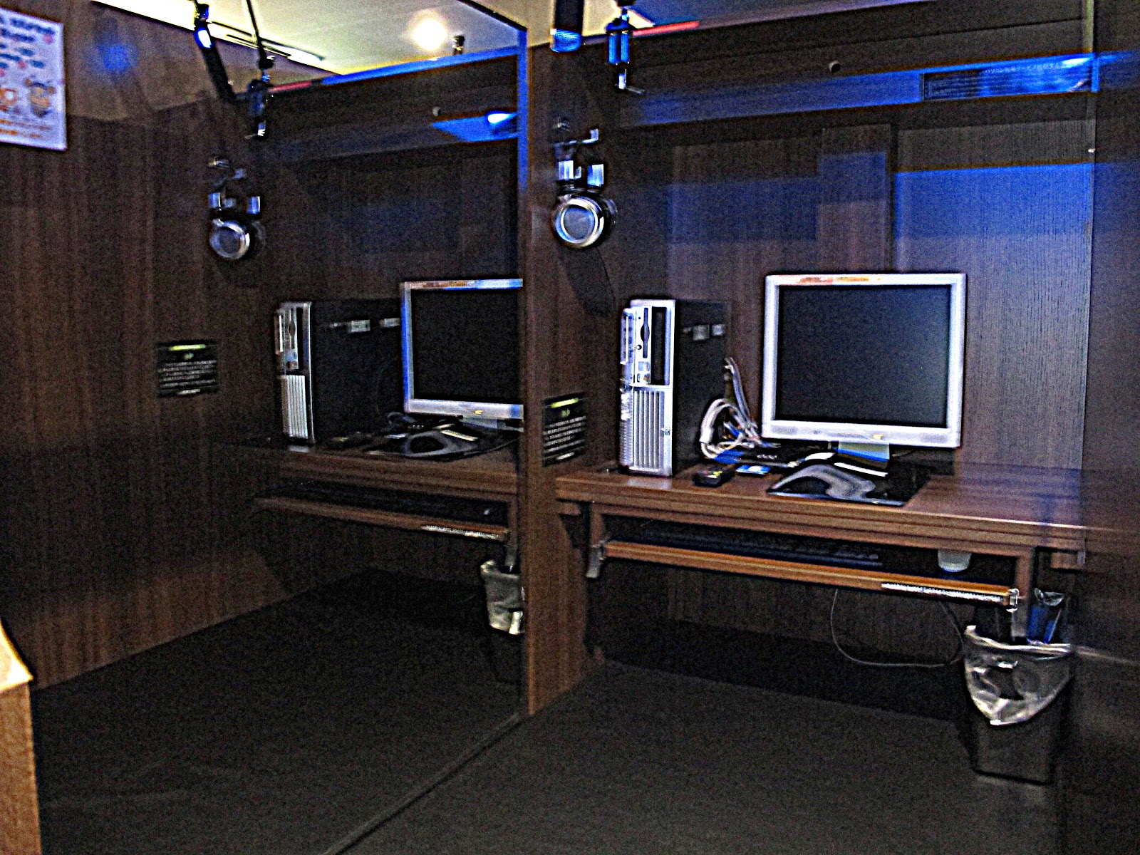 internet cubicle..KL got? wanna go with indon gal