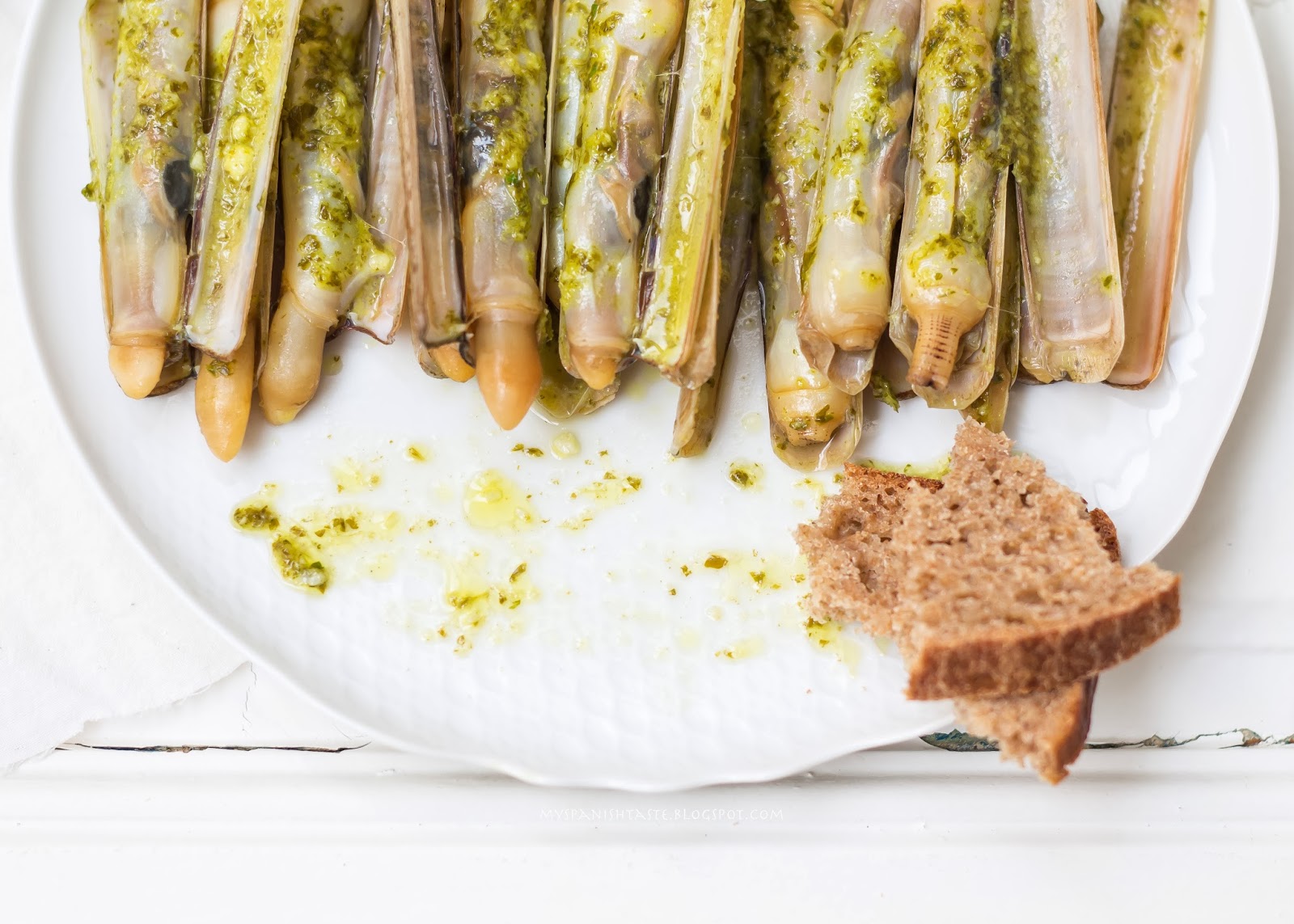 My Spanish Taste: Razor clams with parsley and garlic vinaigrette