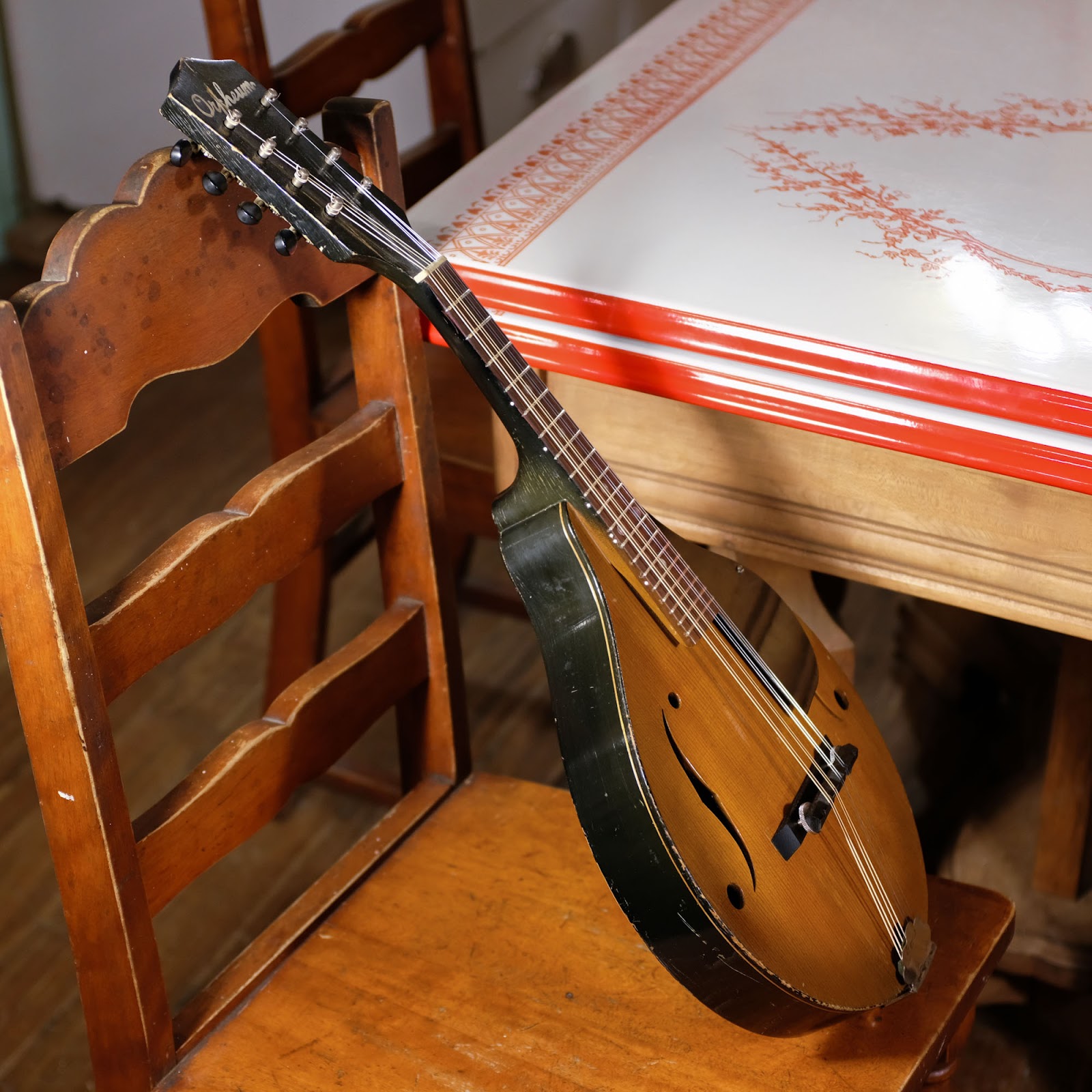 1930s Orpheum-branded Strad-O-Lin Archtop Mandolin