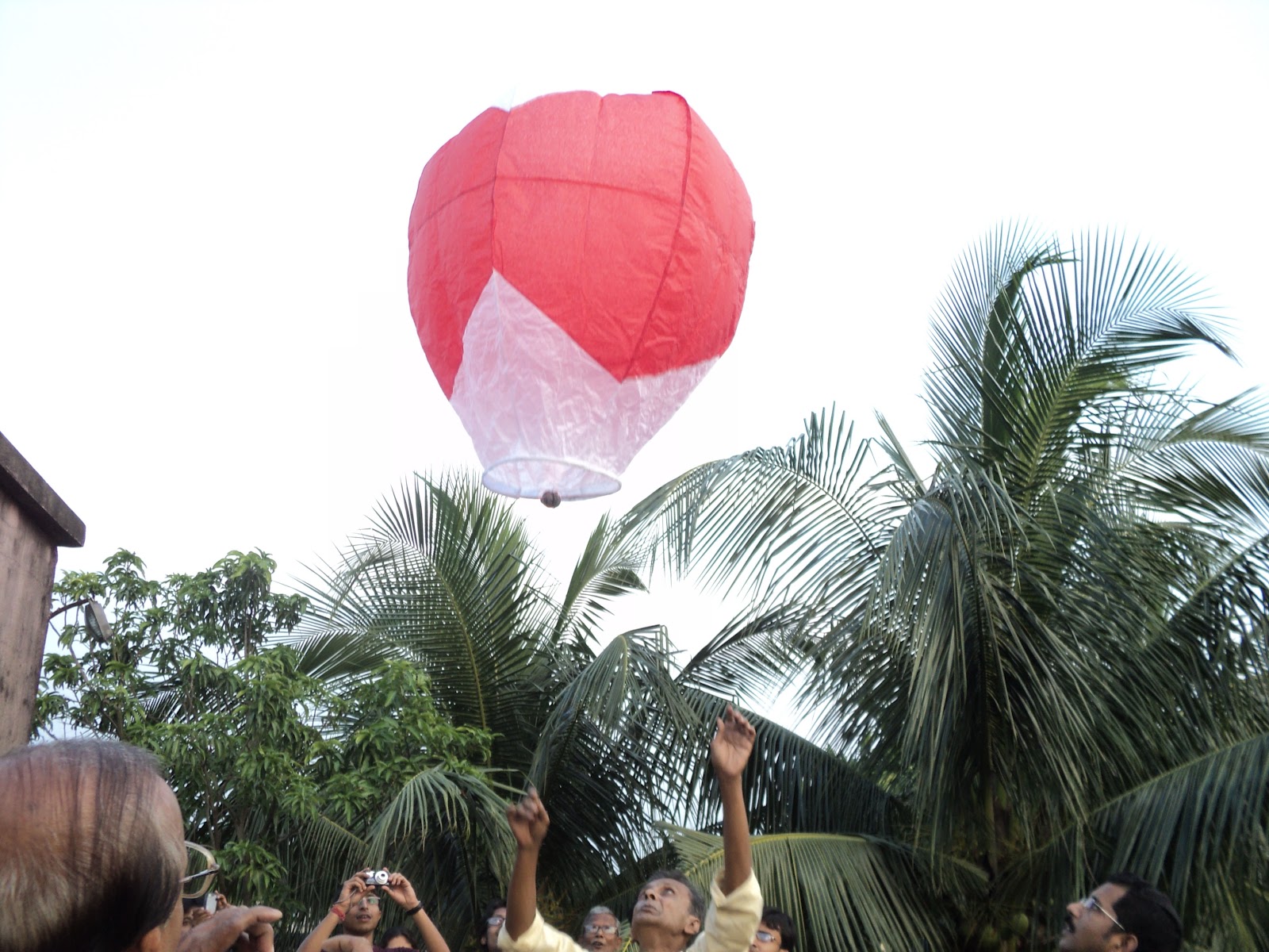 FANUSH PAPERMADE HOT BALLOON: History of fanush