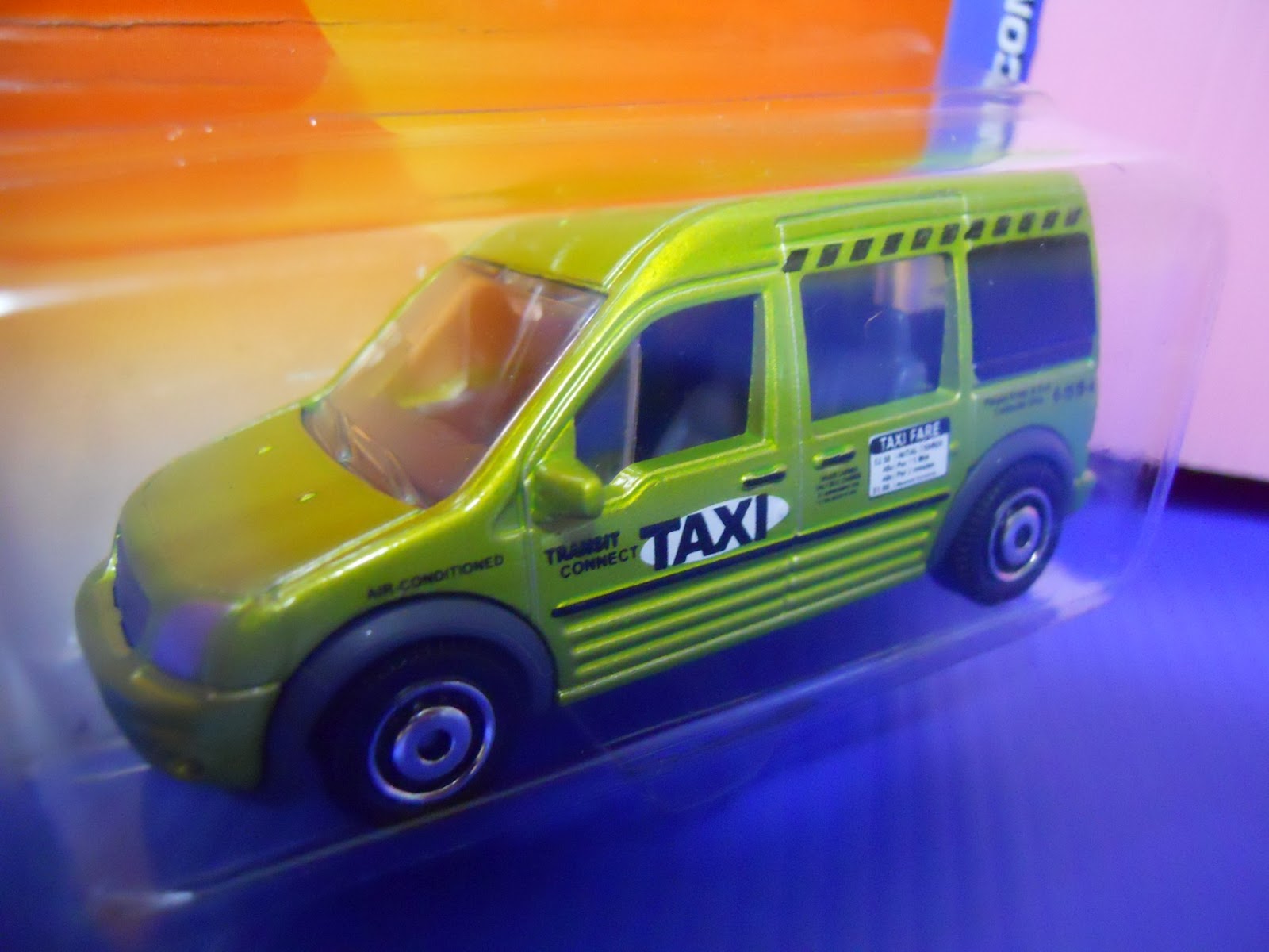 Dexters Diecasts (DexDC): Matchbox 2010 #59 ~Ford Transit Connect Taxi ...