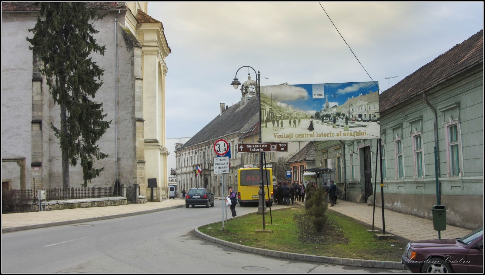 Lumea văzută din Turda: Turda - Piata Republicii - cladiri si inscriptii