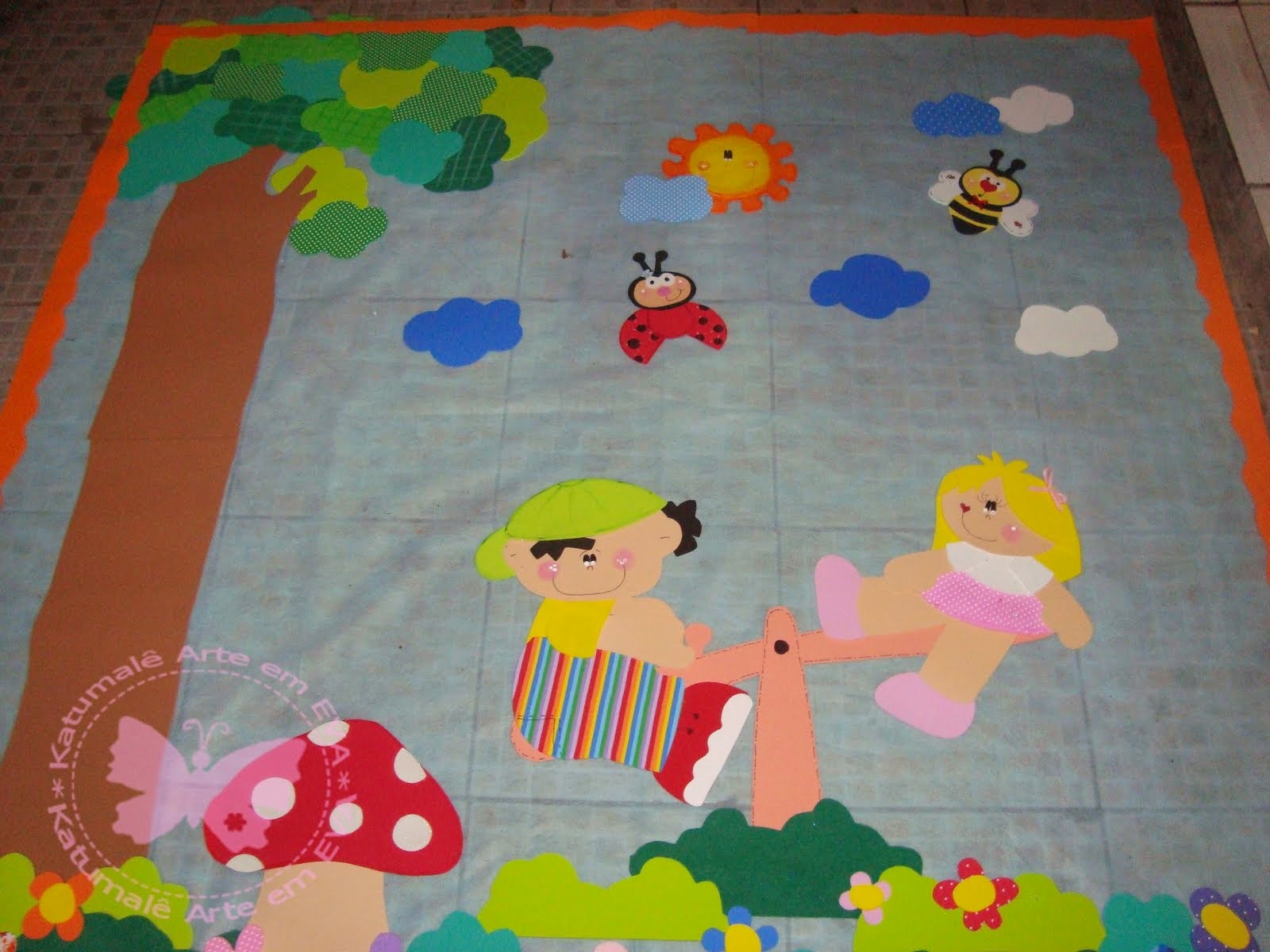 Mural do Dia das Crianças em Eva