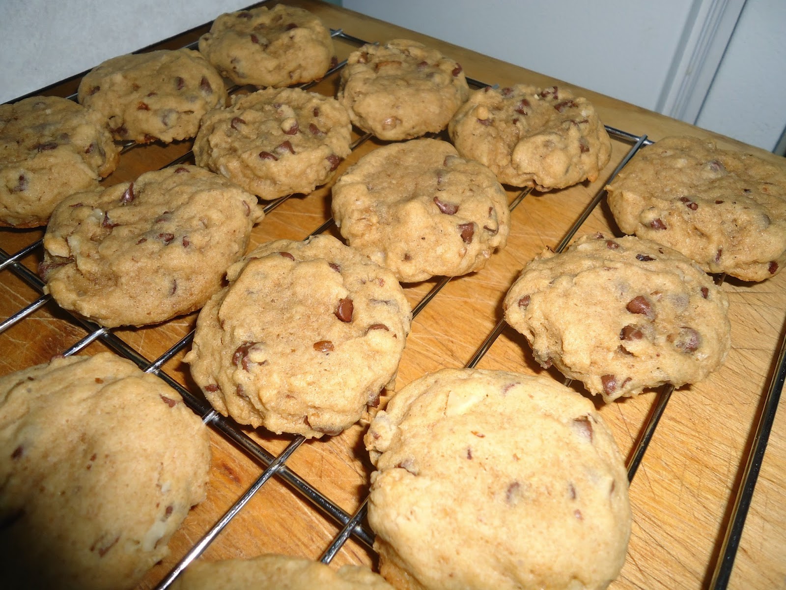 Thrifty Mom In Boise: Healthier Chocolate Chip Cookies
