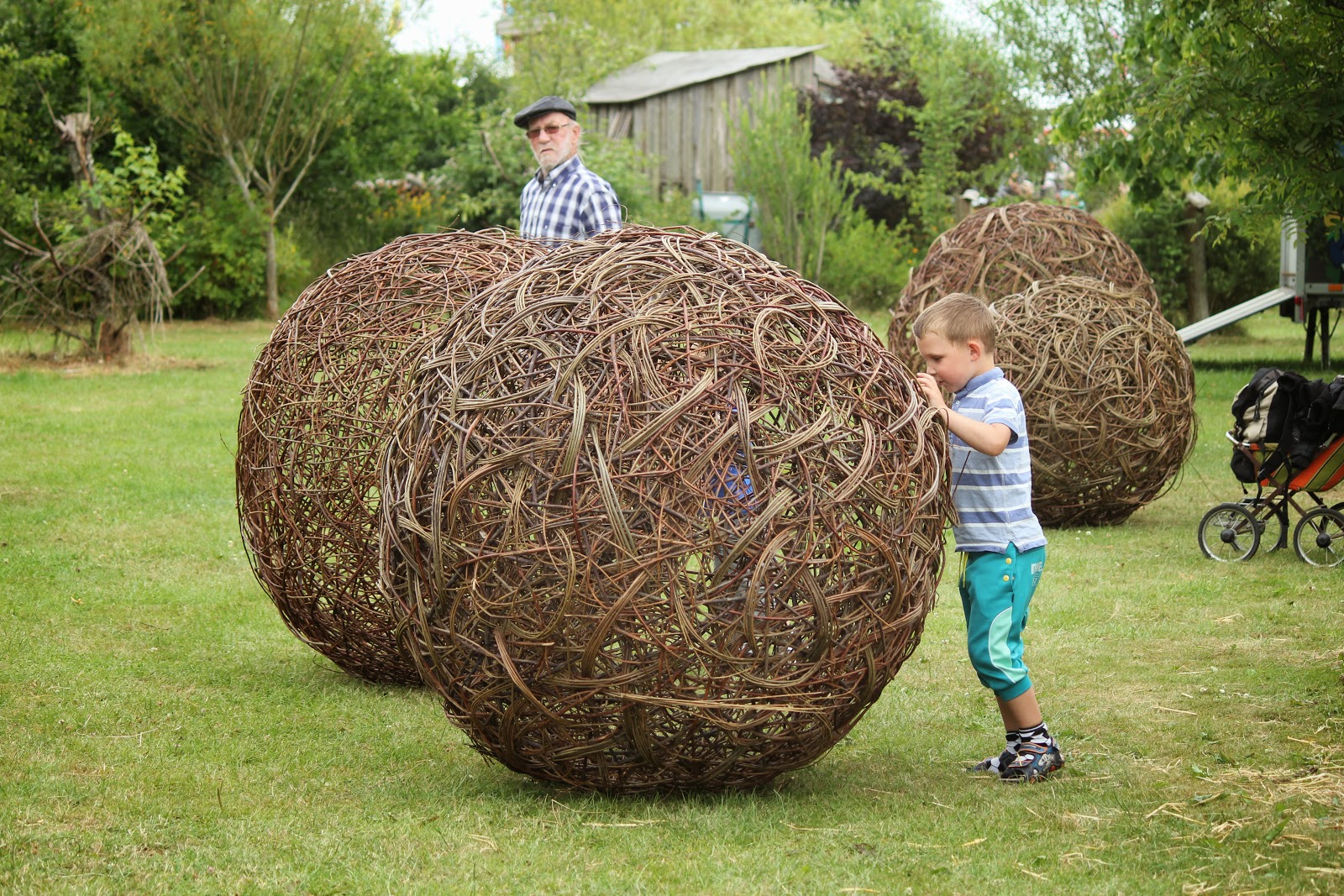 Contemporary Basketry: Outdoors