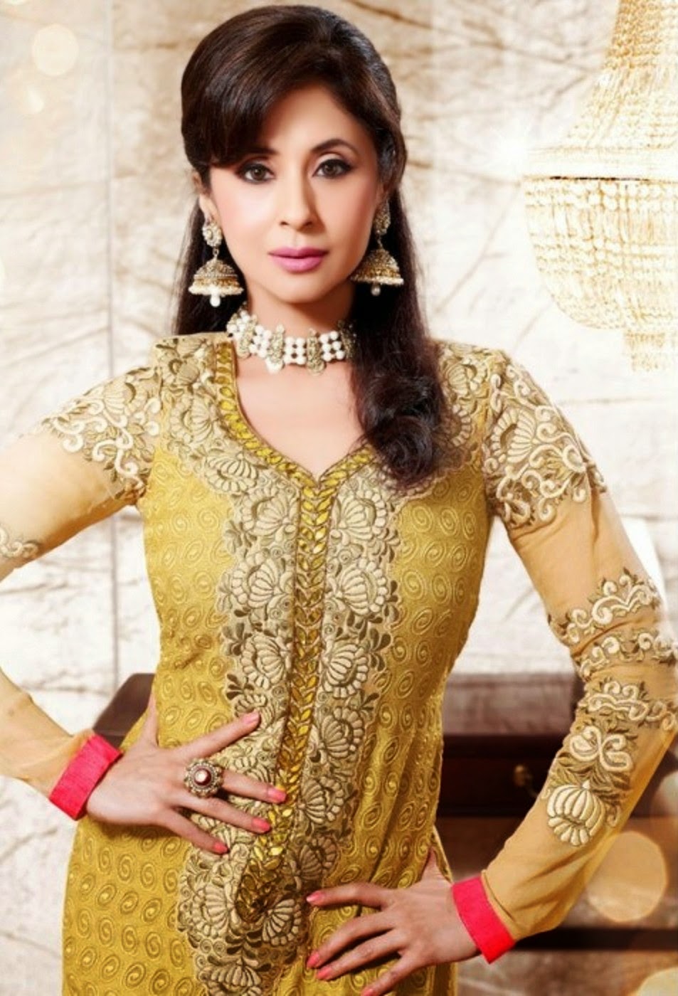 Urmila Matondkar HD Wallpaper | Filmi Duniya