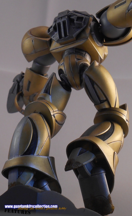 Custom Build: 1/144 Mobile Sumo (Gold) Diorama