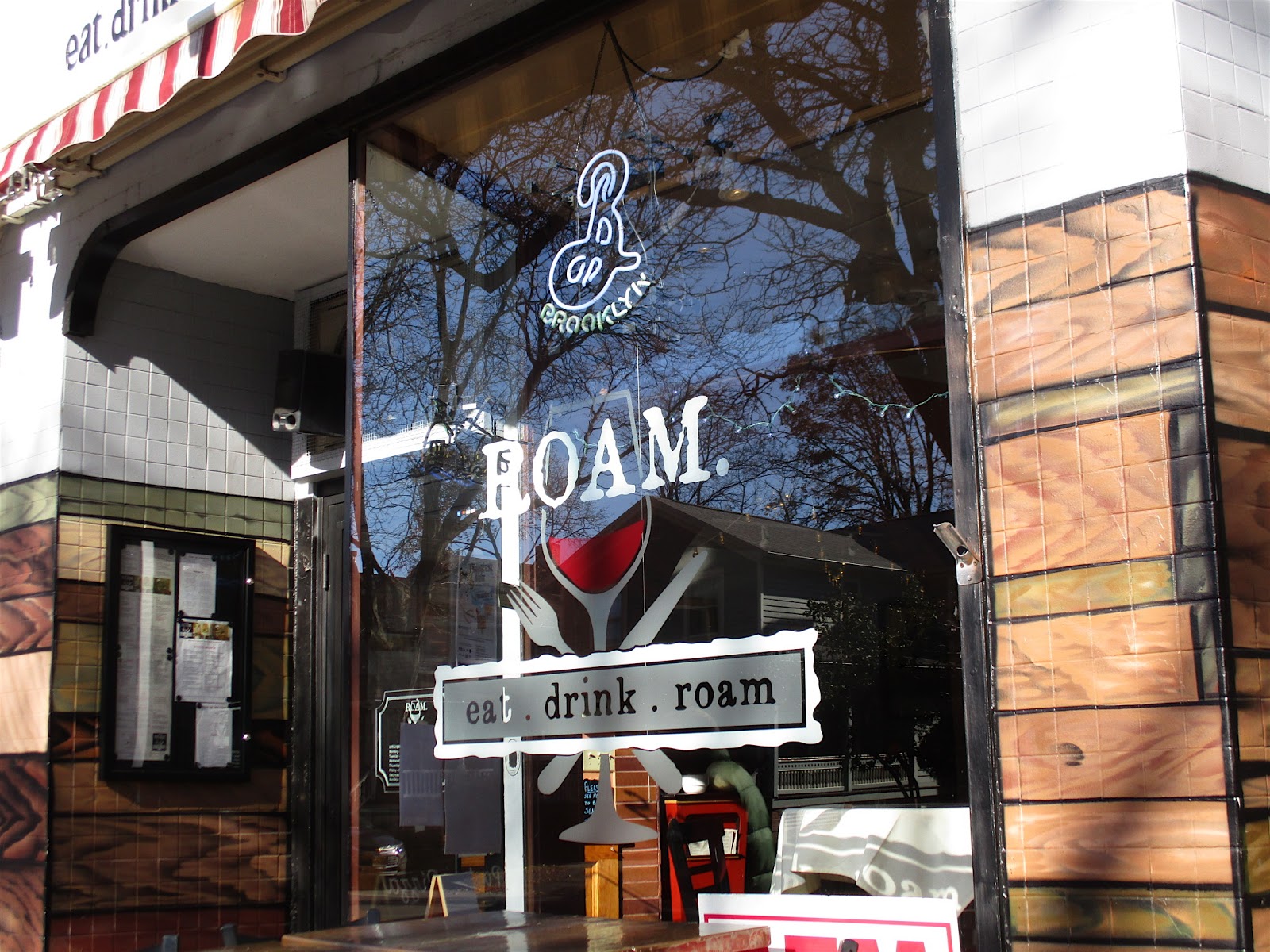 THE SKOOG FARM JOURNAL: Roam Cafe....