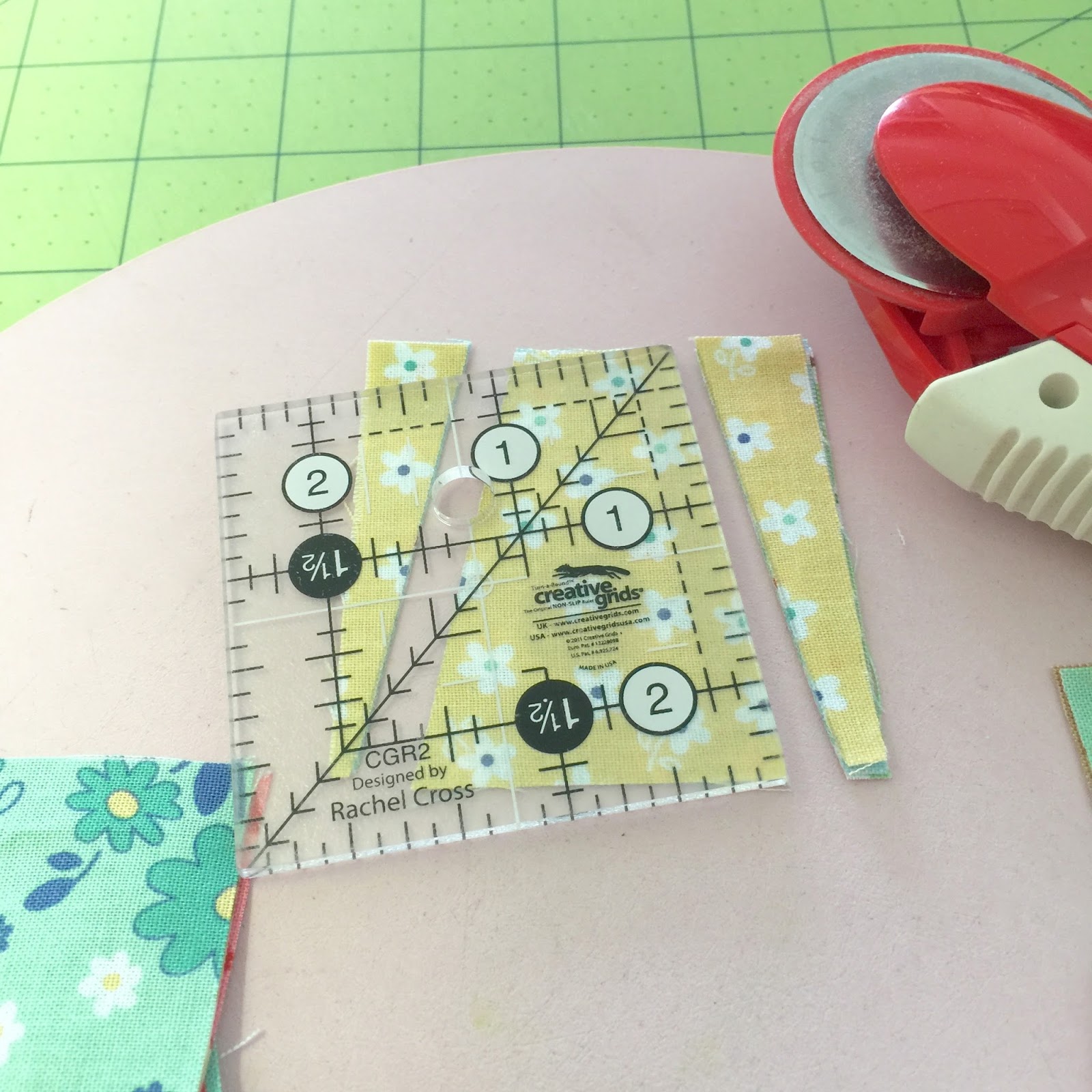 6" round Dresden Plate Tutorial using Sew Simple Shapes | Bee In My ...