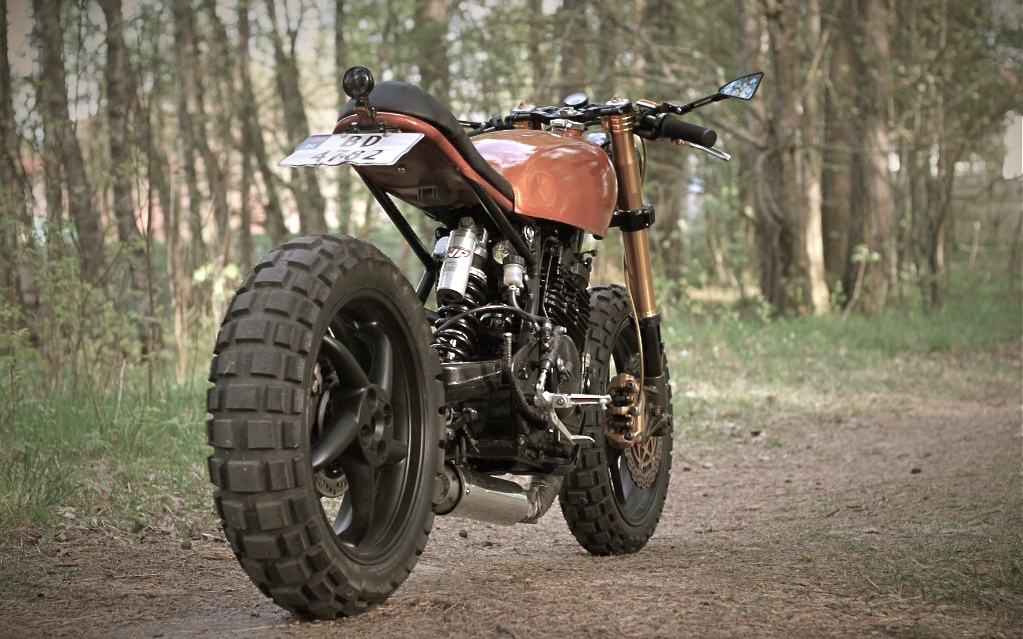 XL600R Cafe Cross by Tux - Inazuma café racer