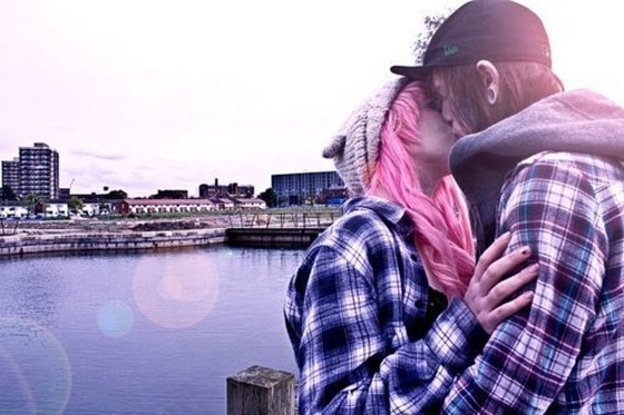 Kissing emo couple hugging love | nineimages