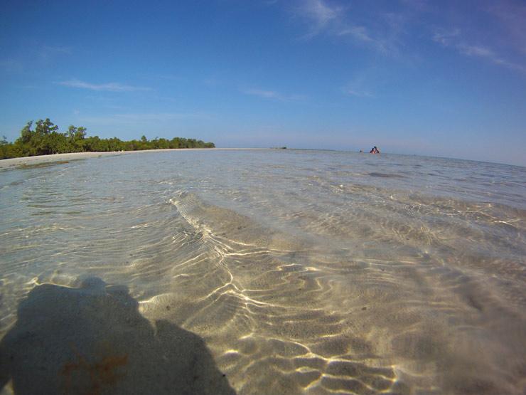 Puting Buhangin Beach - Mangingisda