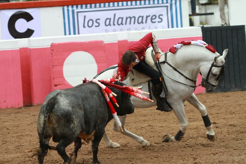 Farpas Blogue: México: Pablo corta um rabo em Tapic