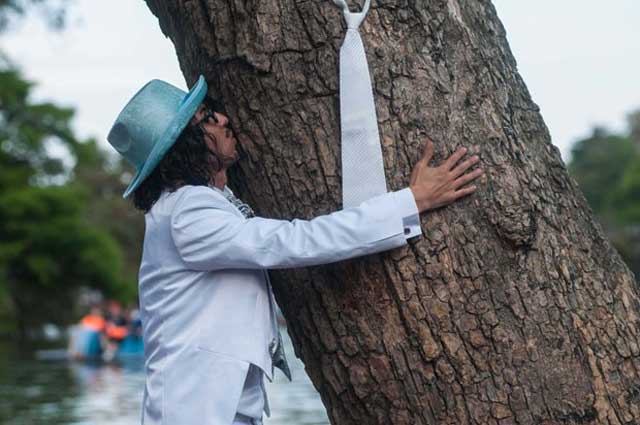Nothing To Do With Arbroath: Man marries tree