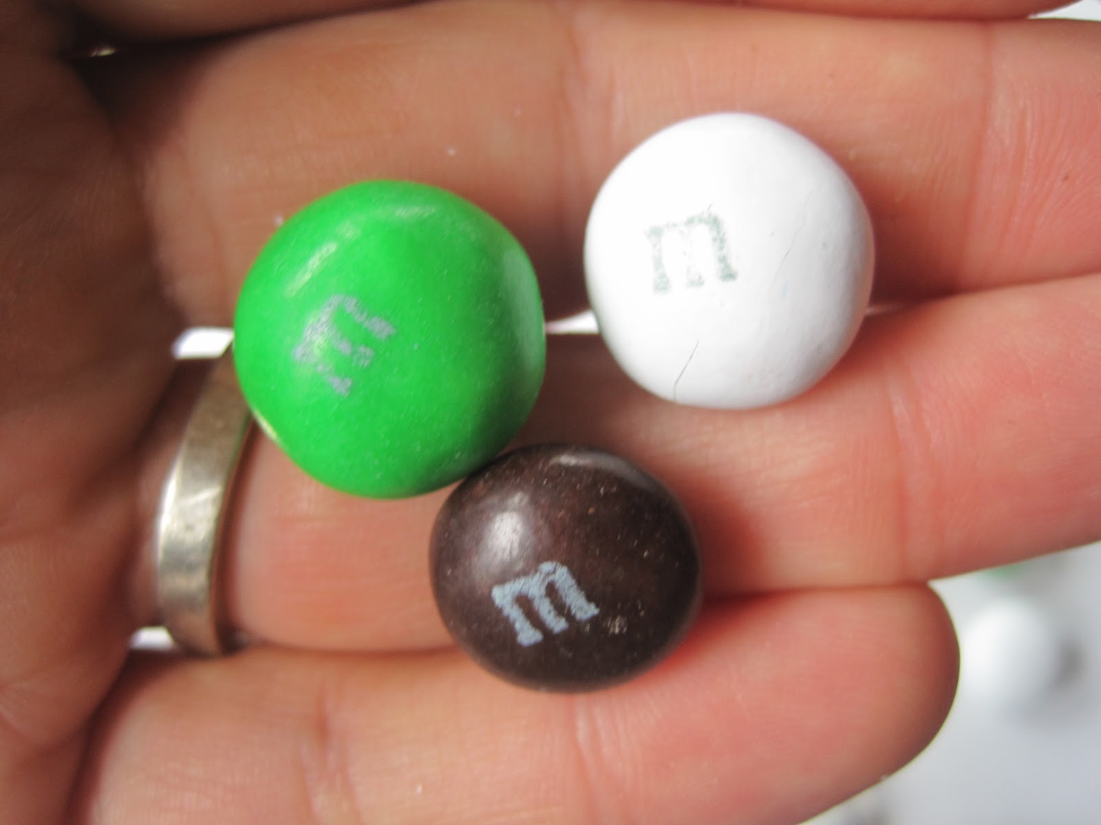 Walking The Candy Aisle: M&M's Coconut review