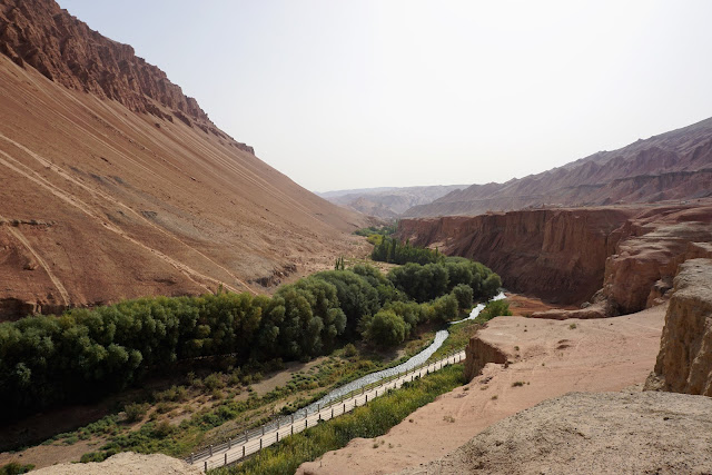 Souvenir Chronicles: TURPAN, CHINA: FLAMING MOUNTAINS AND LUNCH