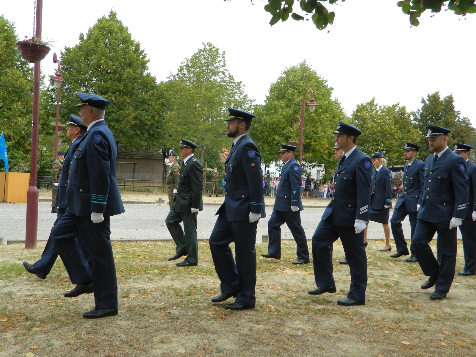 PARADE MILITAIRE: Jumelage CRC Glons et commune de Bassenge. - École ...