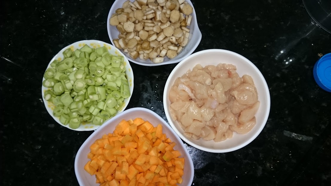 Brincar de Cozinha: Mazê Gohan - Arroz Misturado Japonês