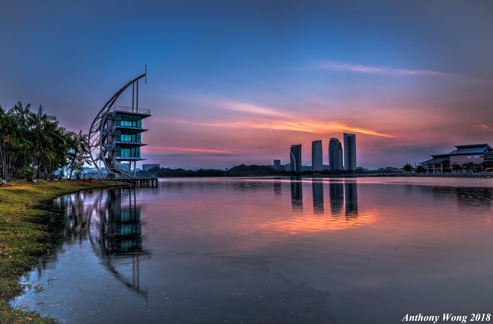 HDR PHOTOGRAPHY: Sunrise At Putrajaya Pullman Lakeside