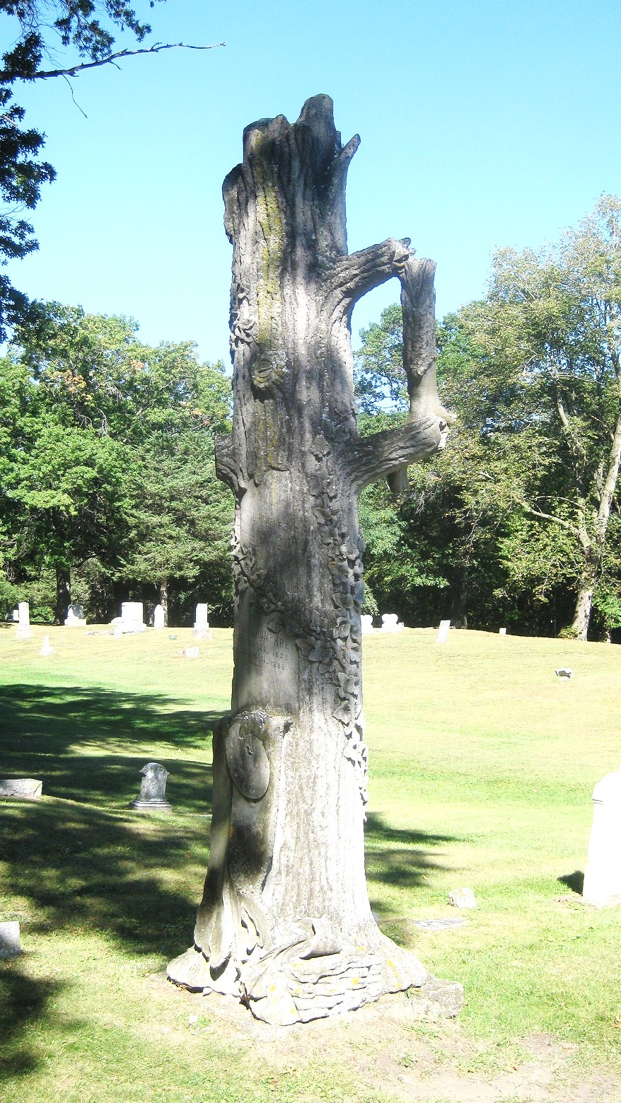 Detritus of Empire: Tree Shaped Tombstones-Classification and Theories