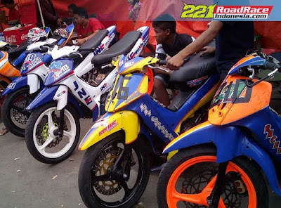 Modifikasi Motor Yamaha Fiz R