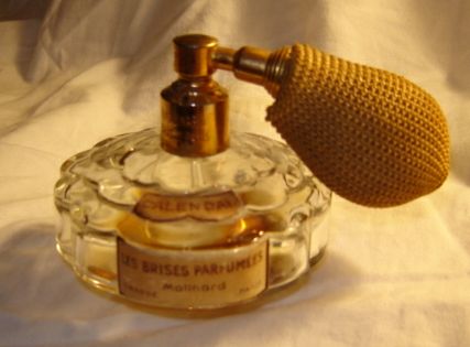 Simply Me: OLD LADIES PERFUME