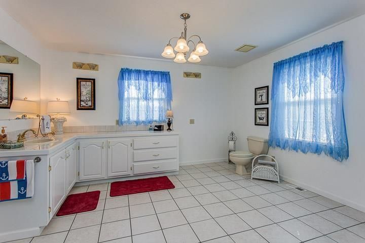 The Half Finished House: Welp, we moved!