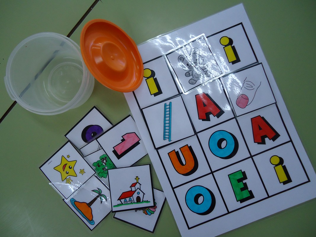 PEQUE BASILIO: JUEGO DE LAS VOCALES II