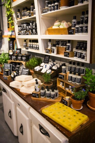Einmal London und zurück - Lush Flagship-Store-Eröffnung - Bluebell ...