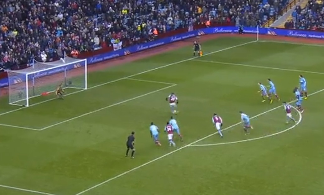 Hong Kong Referee: Clattenburg's Consistent Crouch and the Usual ...