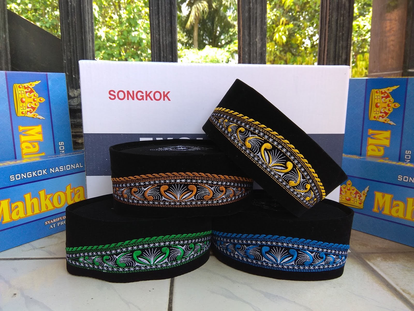 SONGKOK KEBUMEN: SONGKOK MAHKOTA - SONGKOK BORDIR KOMPUTER - SONGKOK ...