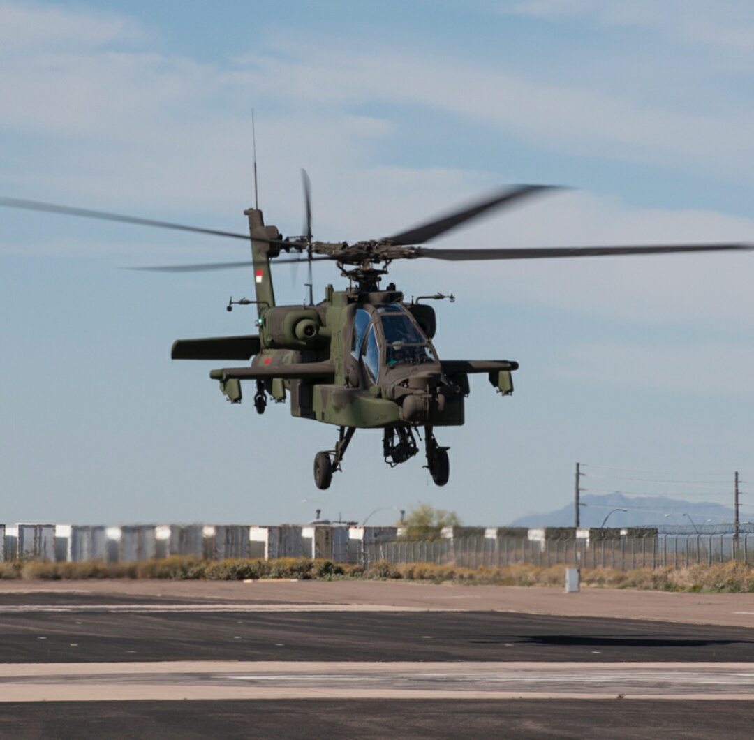 Garuda Militer: [Foto] Penampakan Helikopter Apache Penerbad