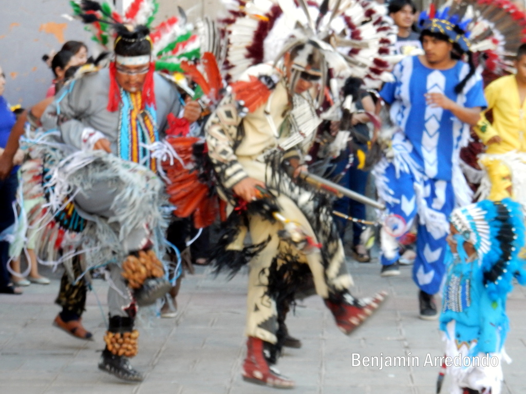 El Bable: Los rostros de la danza: La Danza Apache de Valtierrila ...