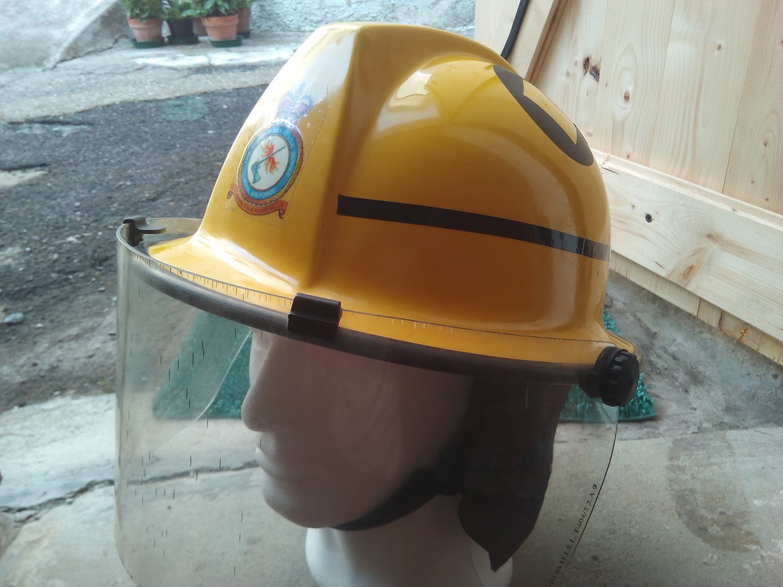 World Firefighter Helmets: Il Casco Cromwell F 500 del Fire and Rescue ...