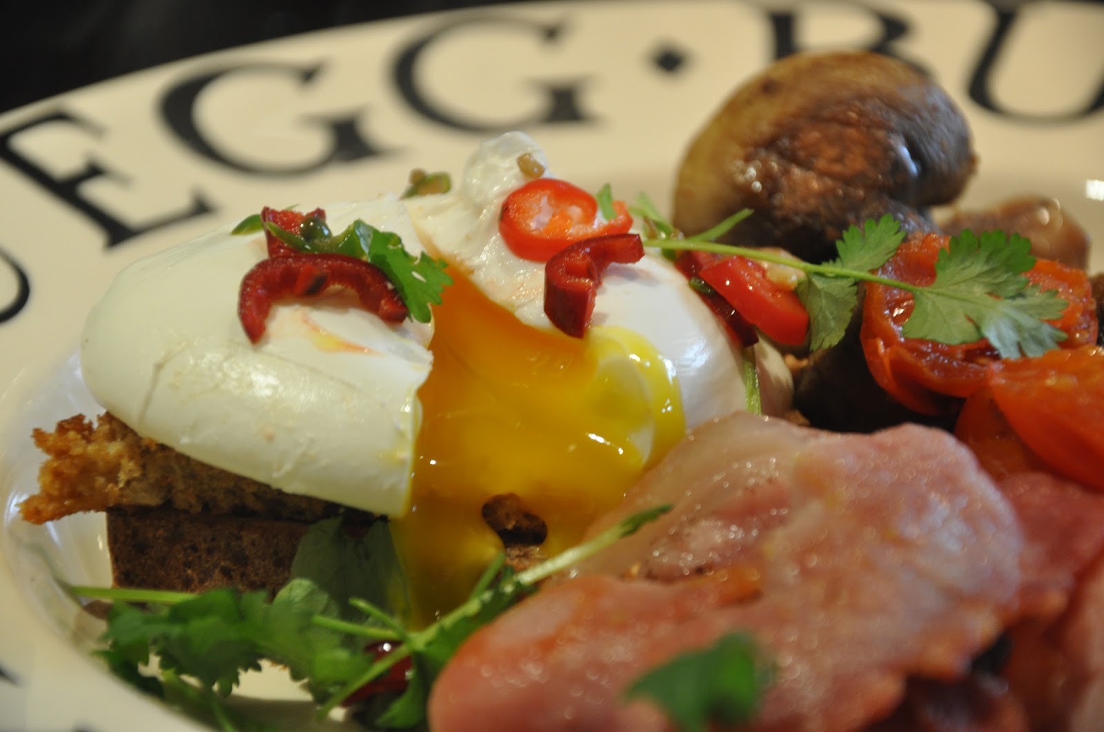 Fire and Food: Perfect Poached Eggs - It's All In the Planning