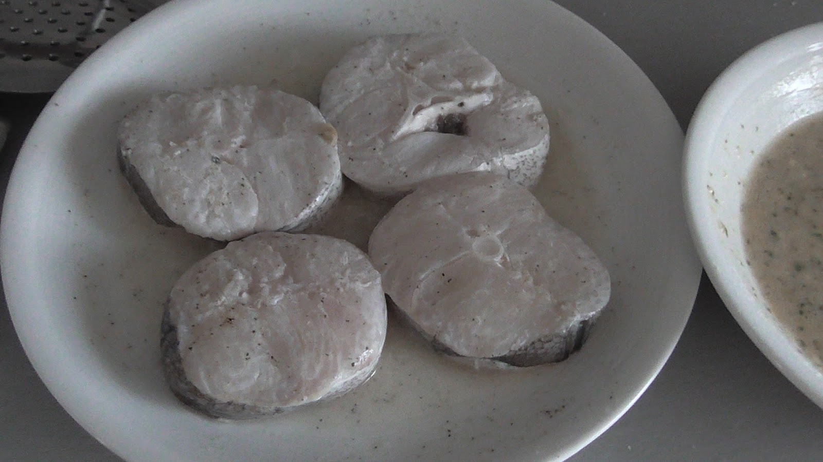 Arroz con coco y pescado frito | Emplatando Madrid