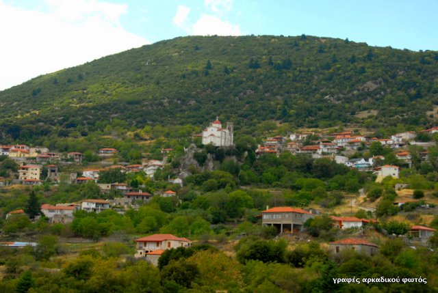 γραφές αρκαδικού φωτός...: Πιάνα. Ένας όμορφος, παραδοσιακός οικισμός ...