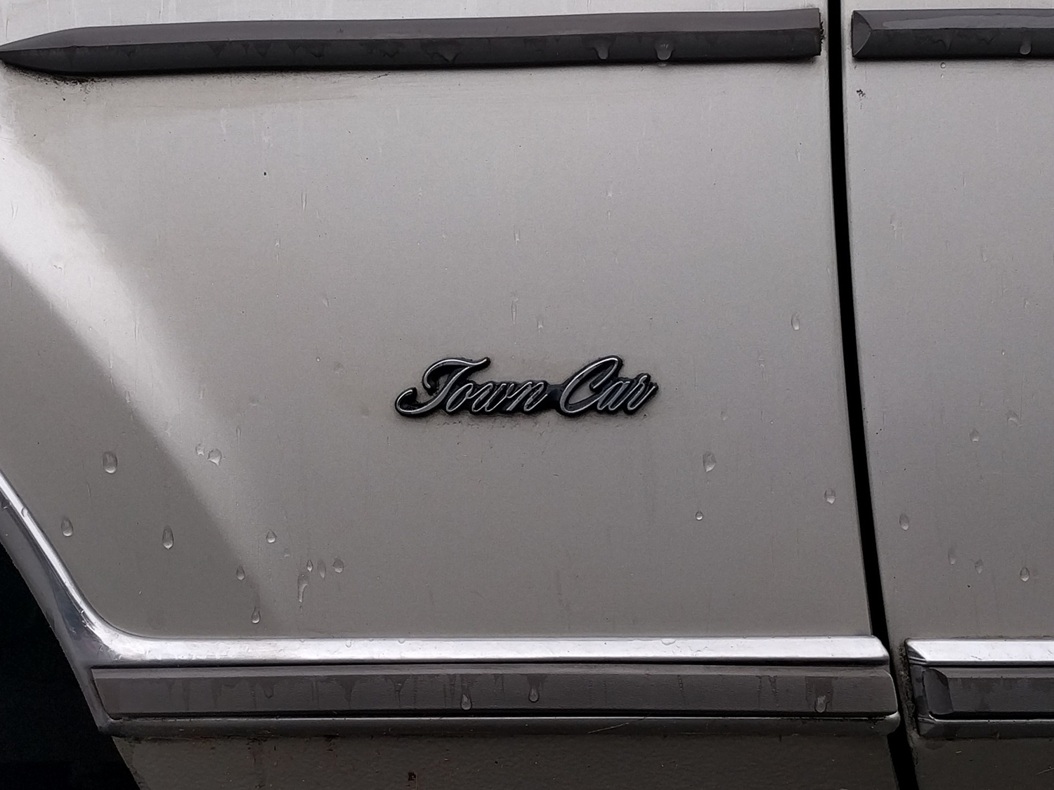 Old Parked Cars Vancouver: opera windows