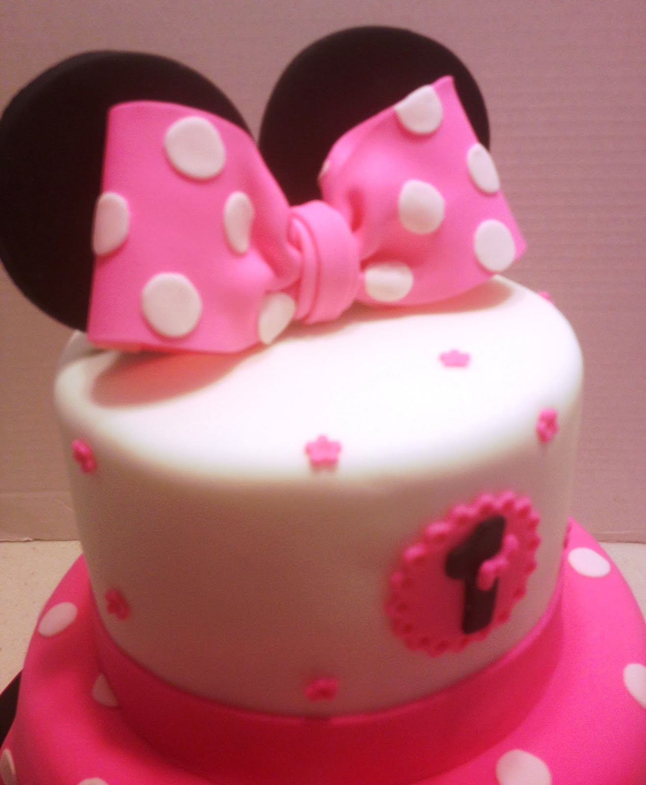 MaryMel Cakes: Minnie Mouse for Alexa