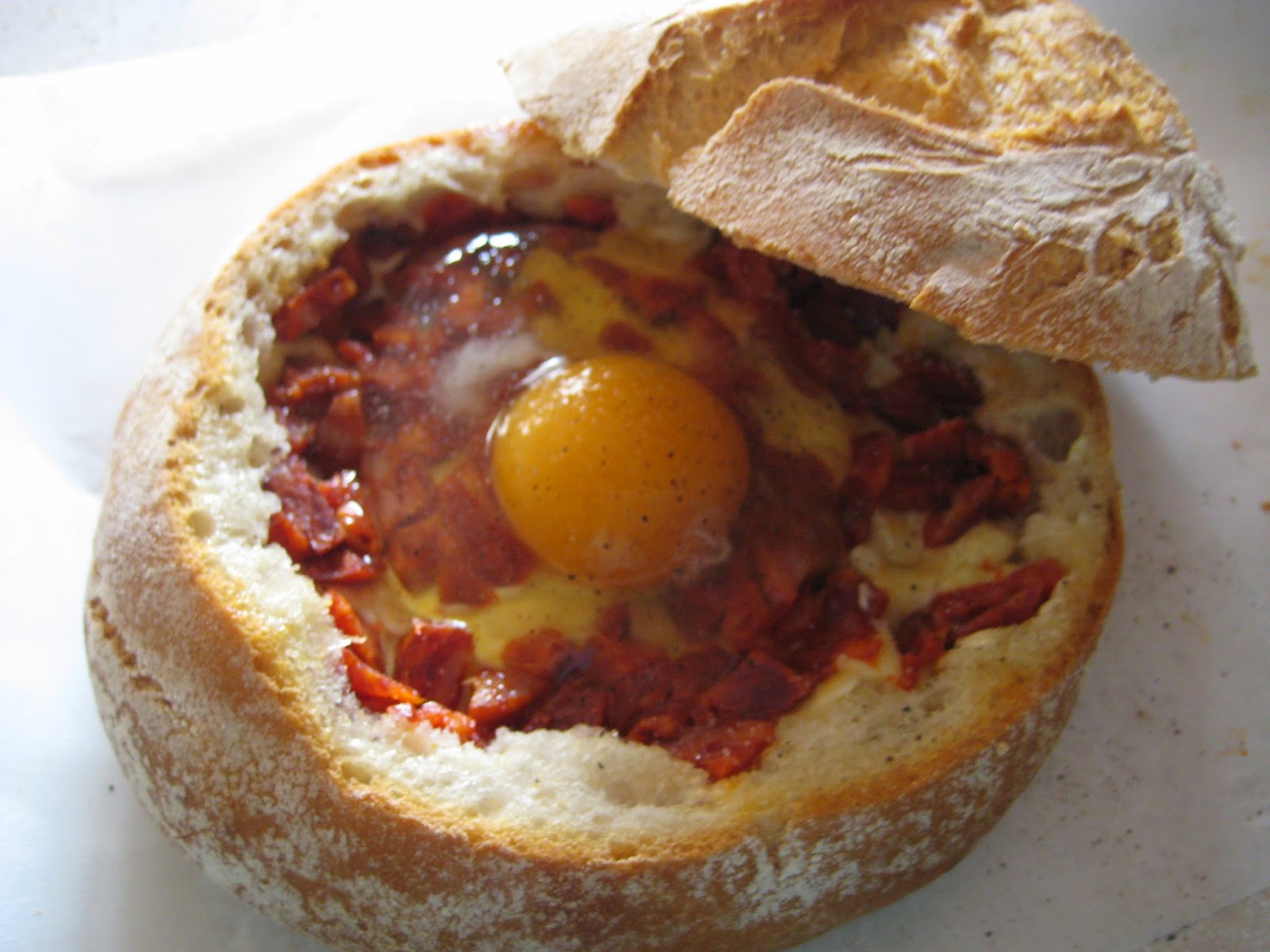 Bollo Relleno de Queso, Chorizo y Huevo - Recetas Fácil con Bela