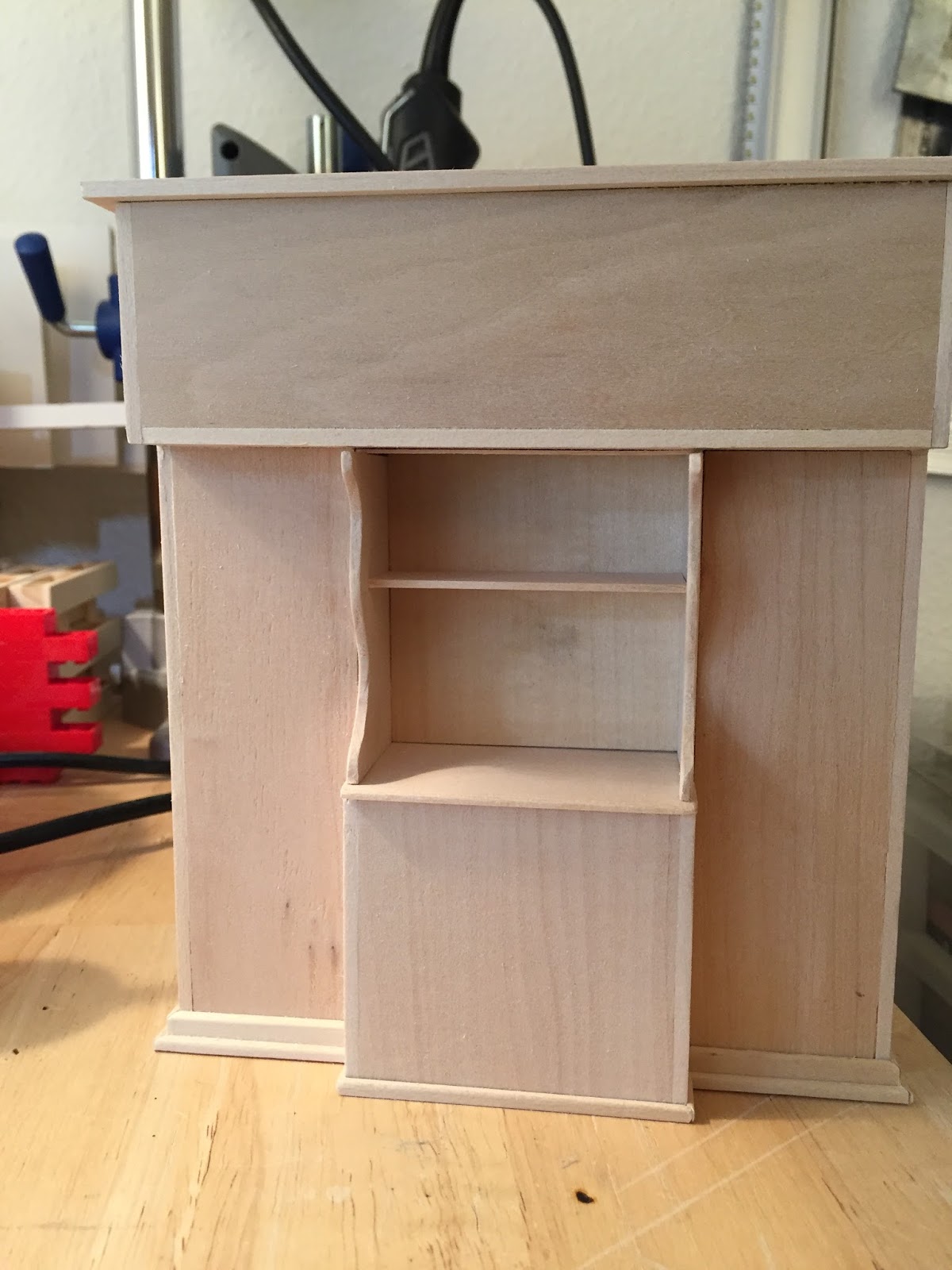 1:12 scale modern model houses: Old Farmhouse Room Box