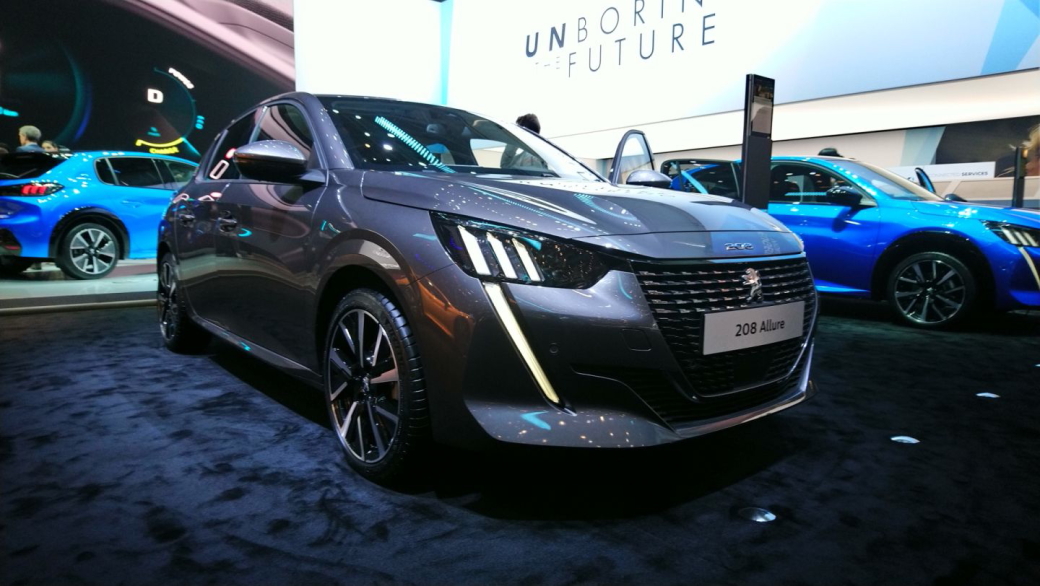 .: Nuevo 208 en el Salón de Gibebra. Se muestra el Allure